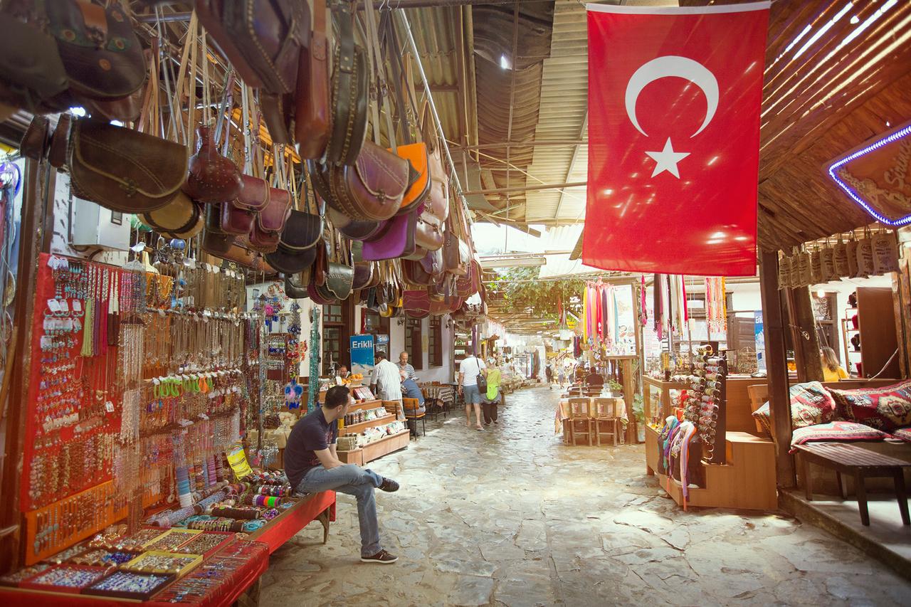 Classic Tours - G Adventures