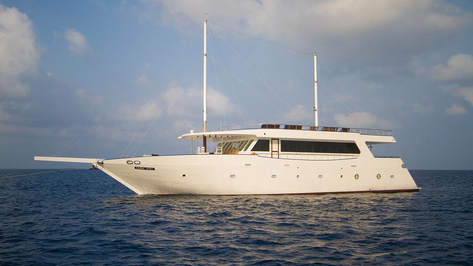 Maldives Cruises & Dhoni Tours in 2025 | G Adventures